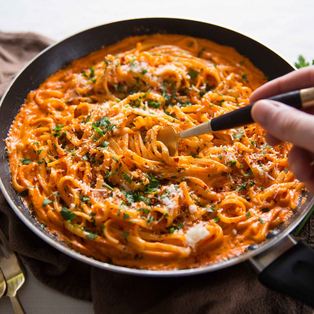 Creamy Roasted Red Pepper Pasta | Don't Go Bacon My Heart